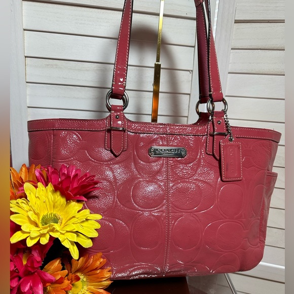 Coach | Bags | Coach Rose Gallery Embossed Patent Leather Tote F9462 ...